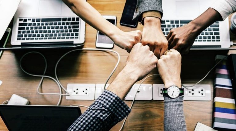 How to Set up LAN and Play Video Games - Record Head